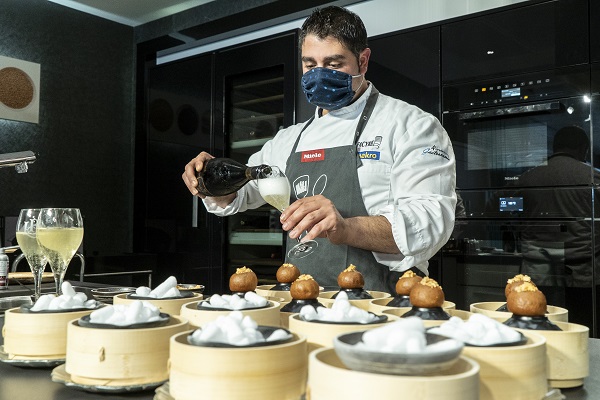 “El Buñuelo líquido de cocido madrileño” del chef Rubén Amro recibe el ...
