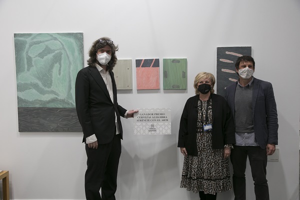 El artista Ben Callaway, ganador del Premio Cervezas Alhambra en la ...