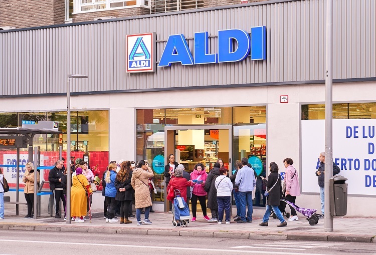 ALDI inaugura 3 tiendas en un día y anuncia 6 nuevas aperturas en noviembre ALDI inaugura 3 tiendas en un día y anuncia 6 nuevas aperturas en noviembre