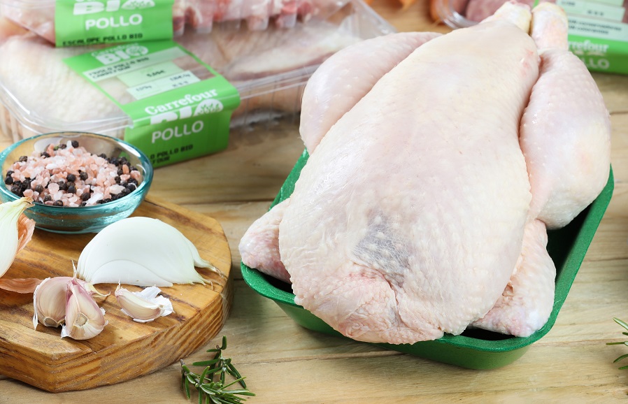 Carrefour presenta su primer pollo bio